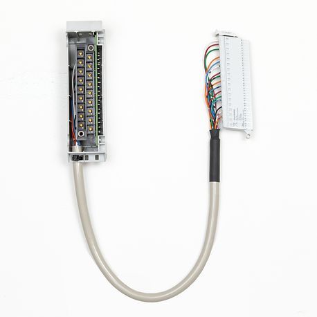 Rockwell Automation 1492-CM1746-M01 Conversion Module, 18 pins ...